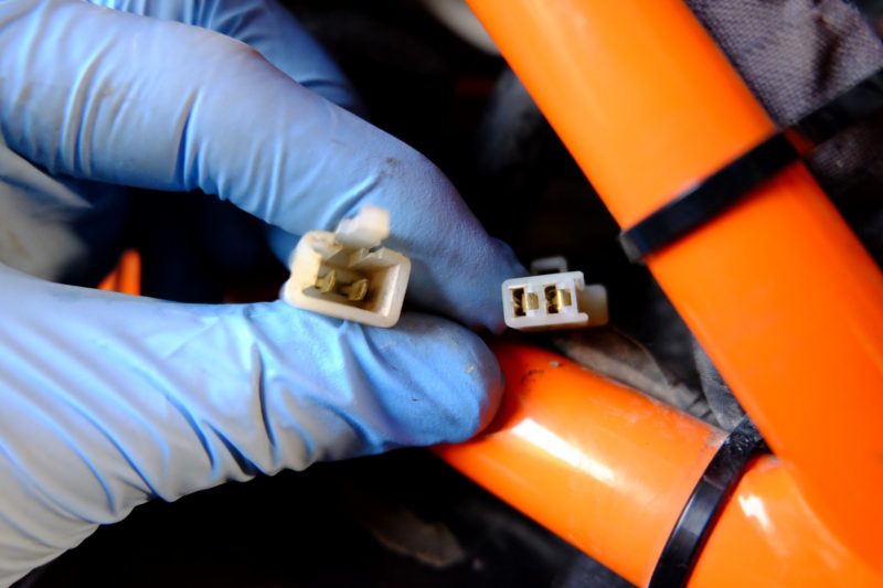 Long Way Home - Workshop - KTM 690 Enduro - Wire harness