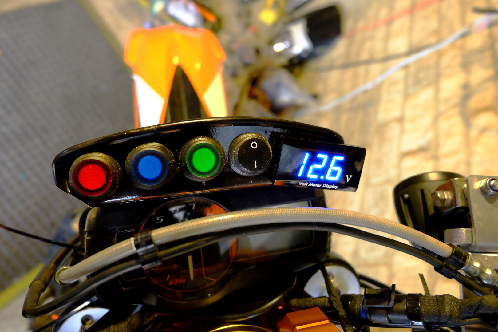 Long Way Home - Workshop - KTM 690 Enduro R - Switches